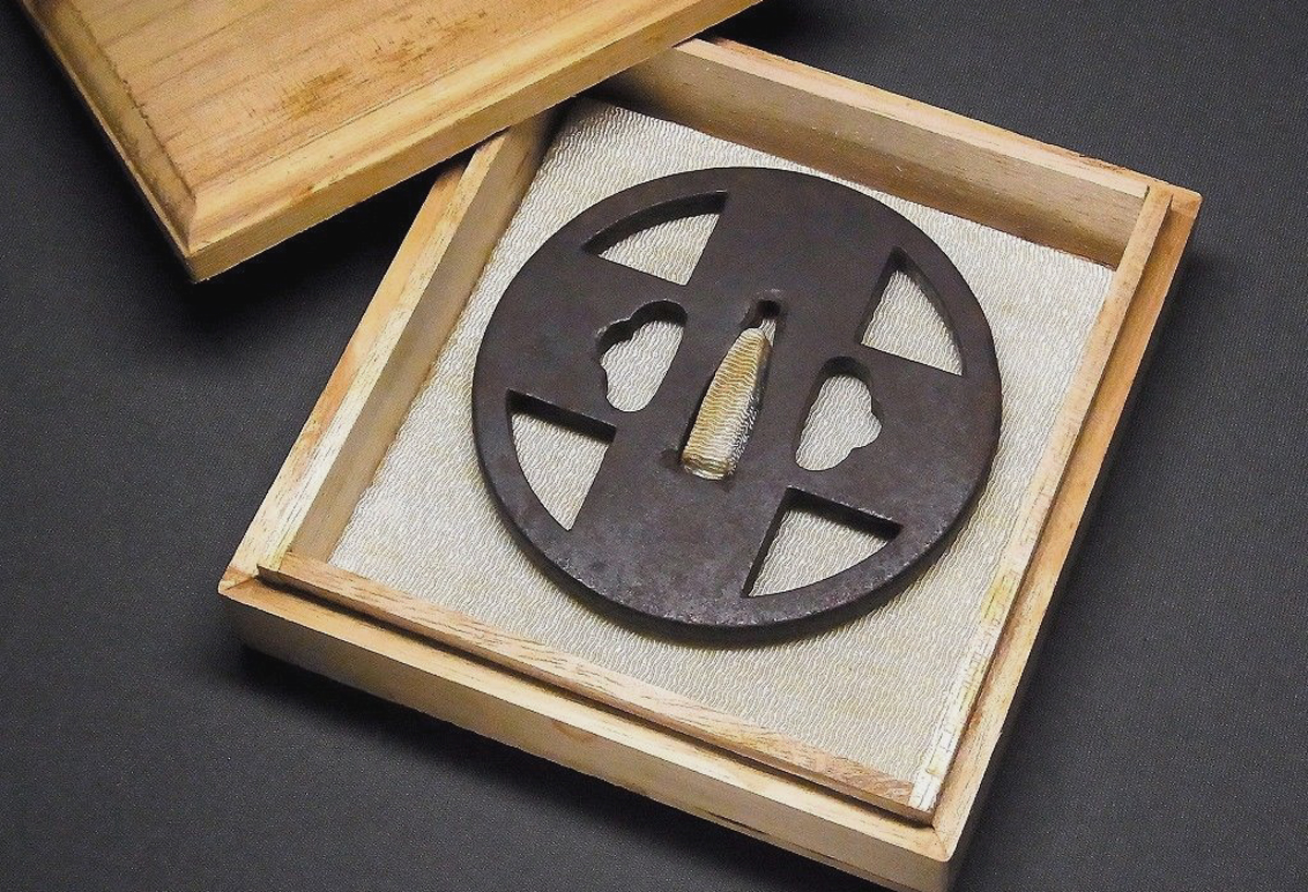Christian Kirishitan Japanese Meiji Tsuba for sale japonesa en venta