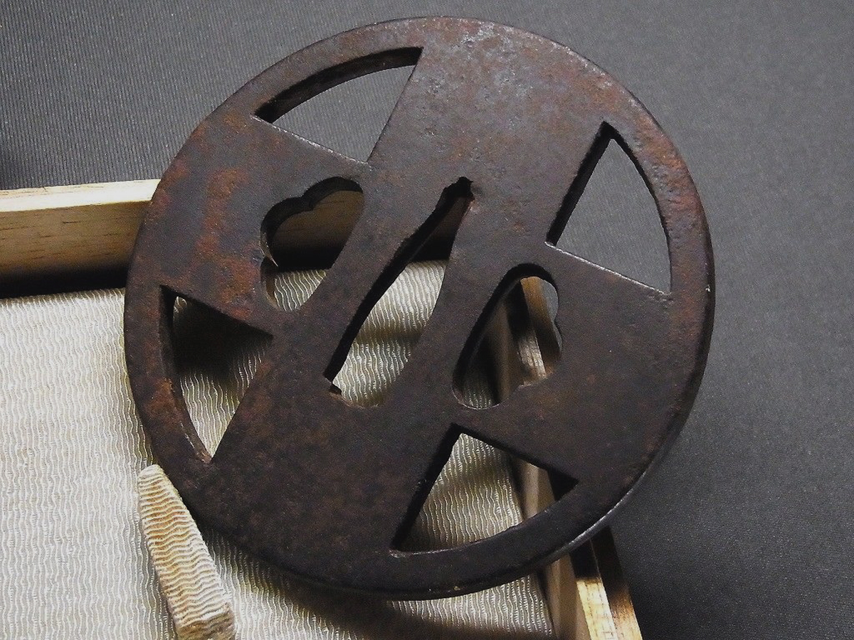 Christian Kirishitan Japanese Meiji Tsuba for sale japonesa en venta