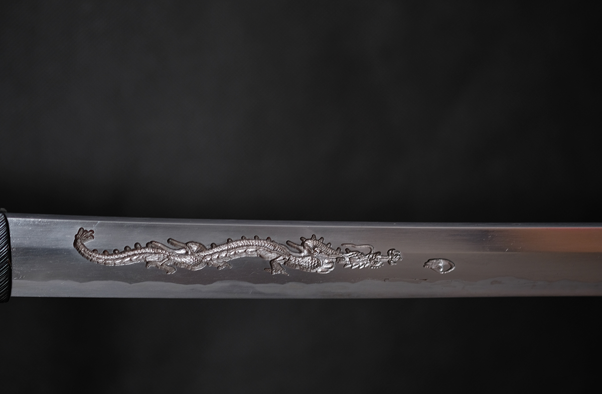 Katana Awataguchi ōmi no kami Tadatsuna 粟田口近江守忠綱 Double Horimono 二倍彫刻 A ...