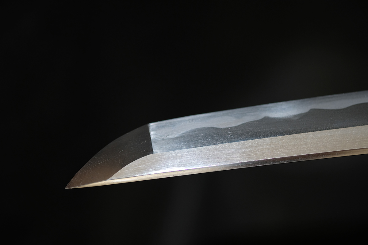 Katana Awataguchi ōmi no kami Tadatsuna 粟田口近江守忠綱 Double Horimono 二倍彫刻 A ...